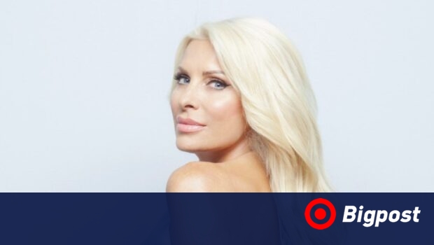 Ελένη Μενεγάκη: Ποζάρει στην αγκαλιά του Μάκη Παντζόπουλου - Bigpost.gr