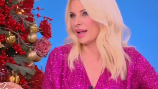 Ελένη Μενεγάκη: Με μια αινιγματική φωτογραφία αποχαιρετά το 2022 - Bigpost.gr