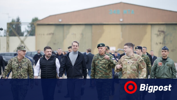 Κυριάκος Μητσοτάκης: Στην 110 Πτέρυγα Μάχης στη Λάρισα με Φλώρο, Τσούνη ...