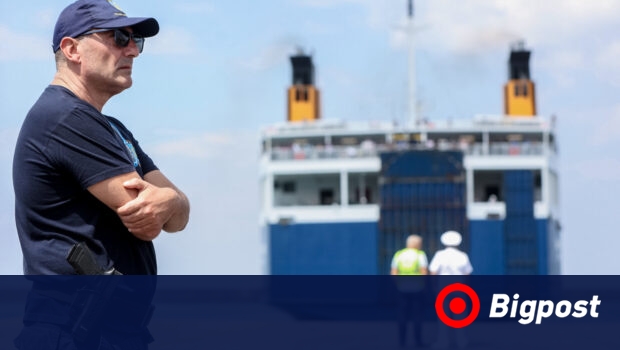 Πειραιάς: «Ένας μ… παλαβός έπεσε στη θάλασσα» – Αποκαλυπτικό ηχητικό ...