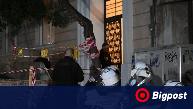 Συναγερμός στην ΕΛΑΣ: Βρέθηκαν βαριά όπλα και πυρομαχικά σε αποθήκη στο ...
