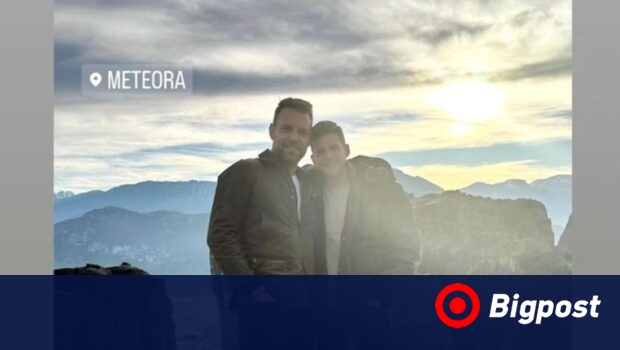 Στέφανος Κασσελάκης: Εξόρμηση με τον Τάιλερ στα Μετέωρα - Η ρομαντική φωτογραφία με φόντο το ...