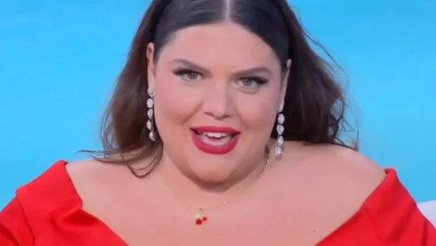 Δανάη Μπάρκα: Το φινάλε της εκπομπής , ο αποχαιρετισμός και το πάρτι στο σπίτι της (βίντεο ...